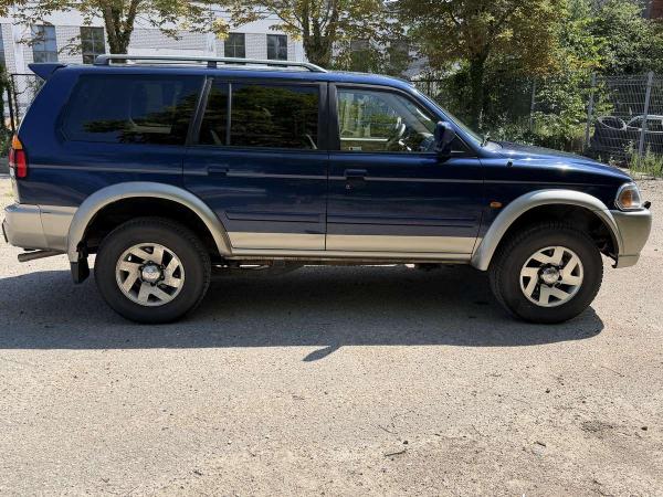 Zils Mitsubishi Pajero Sport 2001 Šauļi, ar dzinēja tilpumu 3.00 L un nobraukumu 179 tūkst. km par 2950 €, foto 6 vietnē AUTOMOTO.COM.LV