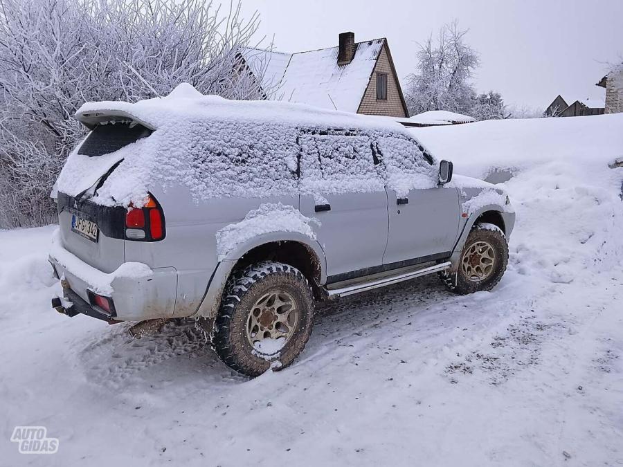 Mitsubishi Pajero Sport 2006 in Raseiniai, with an engine capacity of 2.50 L and mileage of 150 thousand km for 3000 €, photo 4 on AUTOMOTO.COM.LV