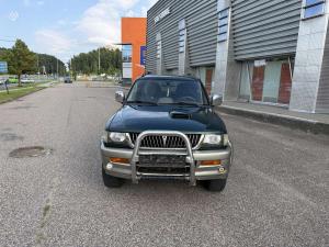 Green Mitsubishi Pajero Sport 1998 in Vilnius, with an engine capacity of 2.48 L and mileage of 289 thousand km for 2800 €, photo 8 on AUTOMOTO.COM.LV