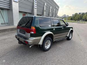 Green Mitsubishi Pajero Sport 1998 in Vilnius, with an engine capacity of 2.48 L and mileage of 289 thousand km for 2800 €, photo 10 on AUTOMOTO.COM.LV