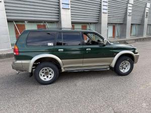 Green Mitsubishi Pajero Sport 1998 in Vilnius, with an engine capacity of 2.48 L and mileage of 289 thousand km for 2800 €, photo 11 on AUTOMOTO.COM.LV