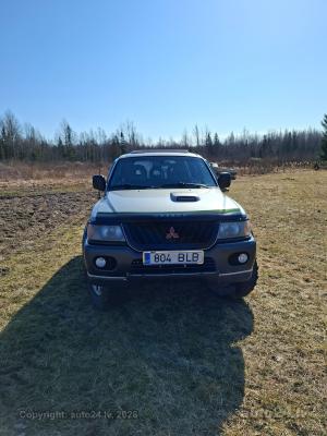 Pelēks Mitsubishi Pajero Sport 2001 Tallina, ar dzinēja tilpumu 2.50 L un nobraukumu 365 tūkst. km par 3600 €, foto 6 vietnē AUTOMOTO.COM.LV