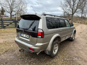 Pelēks Mitsubishi Pajero Sport 2006 Tallina, ar dzinēja tilpumu 2.50 L un nobraukumu 113 tūkst. km par 6000 €, foto 4 vietnē AUTOMOTO.COM.LV