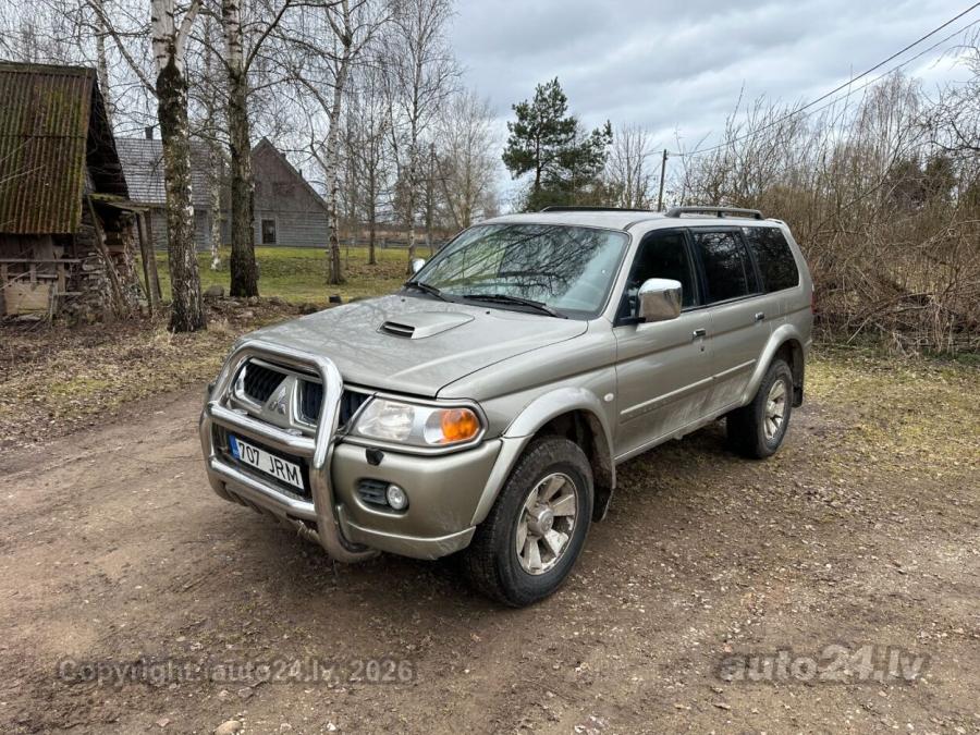 Pelēks Mitsubishi Pajero Sport 2006 Tallina, ar dzinēja tilpumu 2.50 L un nobraukumu 113 tūkst. km par 6000 €, foto 7 vietnē AUTOMOTO.COM.LV