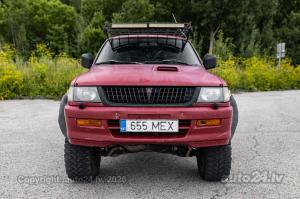 Sarkans Mitsubishi Pajero Sport 2001 Tallina, ar dzinēja tilpumu 2.50 L un nobraukumu 0 tūkst. km par 2999 €, foto 3 vietnē AUTOMOTO.COM.LV