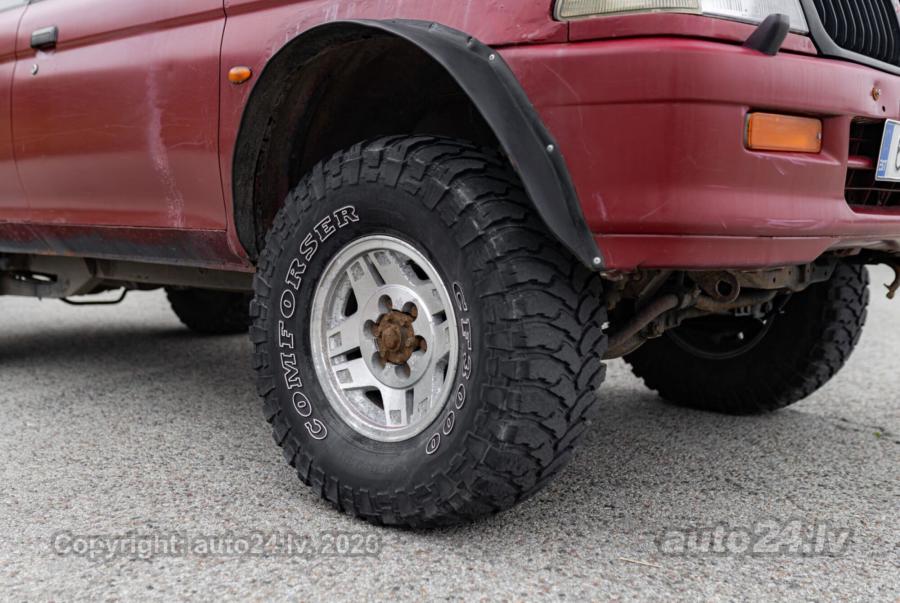 Sarkans Mitsubishi Pajero Sport 2001 Tallina, ar dzinēja tilpumu 2.50 L un nobraukumu 0 tūkst. km par 2999 €, foto 10 vietnē AUTOMOTO.COM.LV
