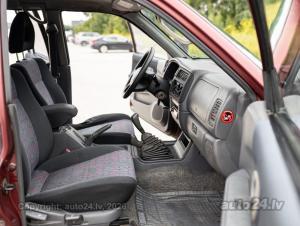 Sarkans Mitsubishi Pajero Sport 2001 Tallina, ar dzinēja tilpumu 2.50 L un nobraukumu 0 tūkst. km par 2999 €, foto 15 vietnē AUTOMOTO.COM.LV