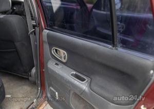 Sarkans Mitsubishi Pajero Sport 2001 Tallina, ar dzinēja tilpumu 2.50 L un nobraukumu 0 tūkst. km par 2999 €, foto 21 vietnē AUTOMOTO.COM.LV