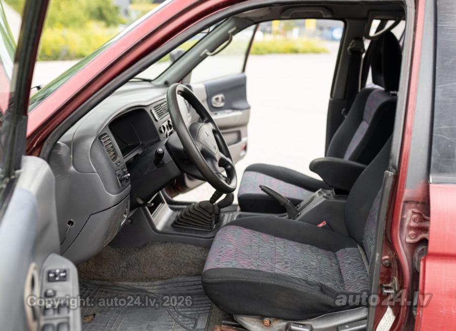 Sarkans Mitsubishi Pajero Sport 2001 Tallina, ar dzinēja tilpumu 2.50 L un nobraukumu 0 tūkst. km par 2999 €, foto 23 vietnē AUTOMOTO.COM.LV