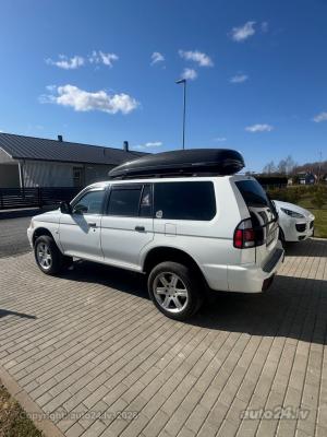 Balts Mitsubishi Pajero Sport 2006 Tallina, ar dzinēja tilpumu 2.50 L un nobraukumu 149 tūkst. km par 5800 €, foto 4 vietnē AUTOMOTO.COM.LV