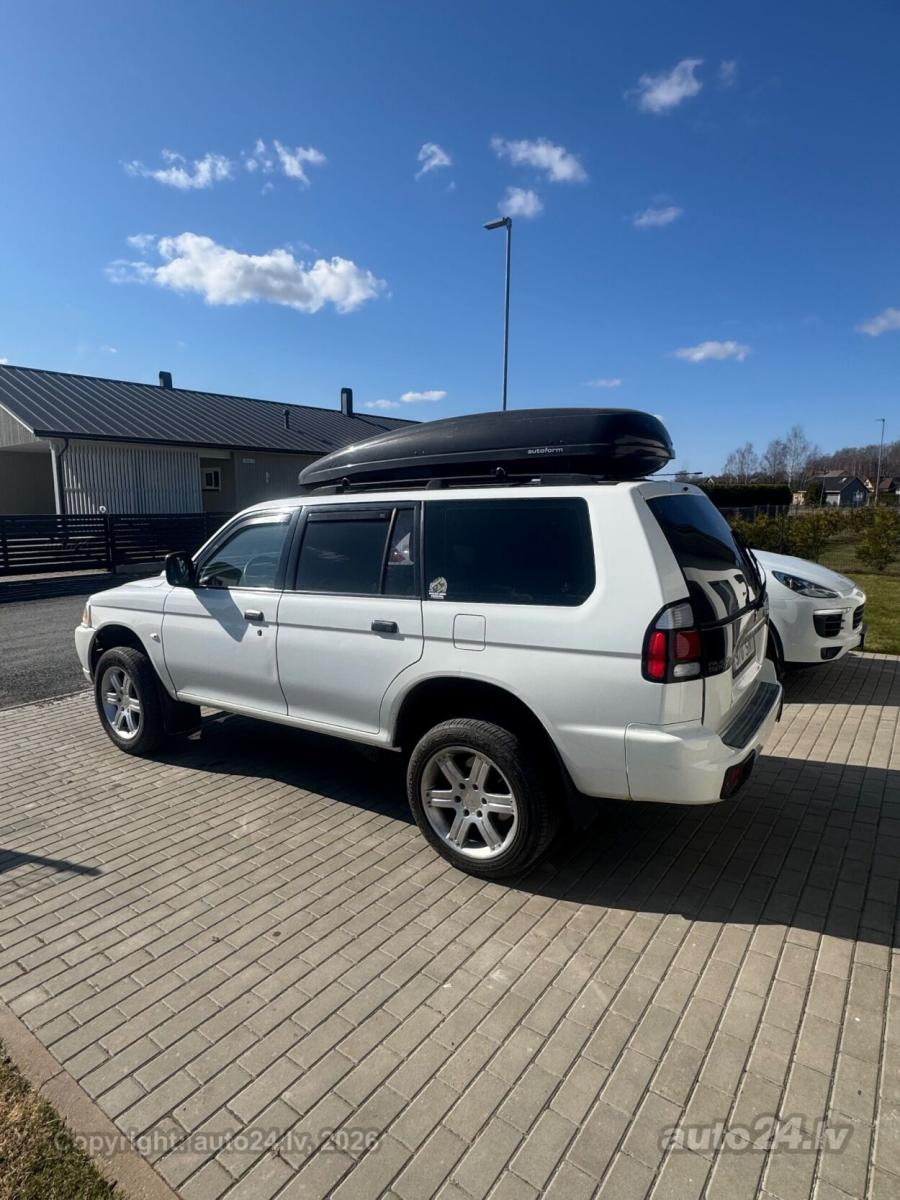 Balts Mitsubishi Pajero Sport 2006 Tallina, ar dzinēja tilpumu 2.50 L un nobraukumu 149 tūkst. km par 5800 €, foto 4 vietnē AUTOMOTO.COM.LV