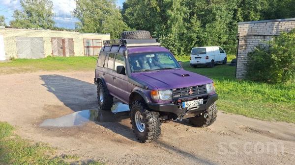 Violets Mitsubishi Pajero 1997 Rīga, ar dzinēja tilpumu 3.20 L un nobraukumu 300 tūkst. km par 5200 €, foto 4 vietnē AUTOMOTO.COM.LV
