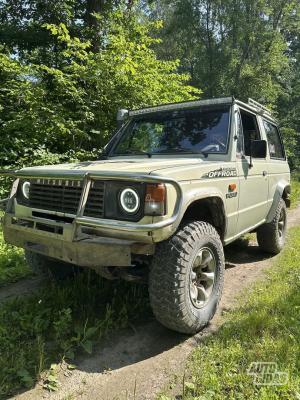 White Mitsubishi Pajero 1988 in Ariogala, with an engine capacity of 2.50 L and mileage of 218 thousand km for 2500 €, photo  on AUTOMOTO.COM.LV