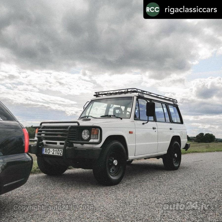 White Mitsubishi Pajero 1990 in Riga, with an engine capacity of 2.50 L and mileage of 335 thousand km for 21500 €, photo 3 on AUTOMOTO.COM.LV