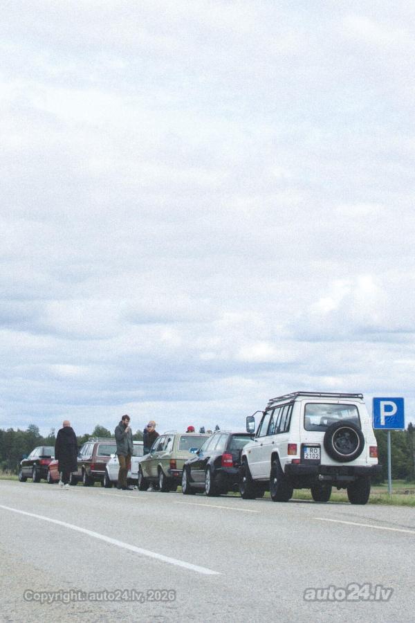 White Mitsubishi Pajero 1990 in Riga, with an engine capacity of 2.50 L and mileage of 335 thousand km for 21500 €, photo 4 on AUTOMOTO.COM.LV