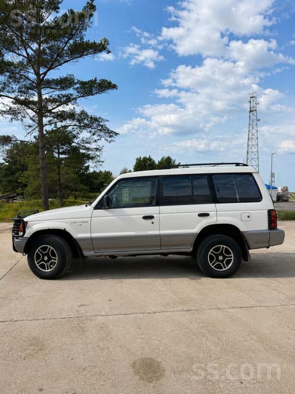 Balts Mitsubishi Pajero 1996 Liepāja, ar dzinēja tilpumu 3.00 L un nobraukumu 80 tūkst. km par 10700 €, foto 2 vietnē AUTOMOTO.COM.LV