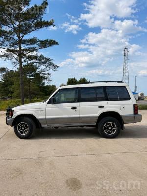 Balts Mitsubishi Pajero 1996 Liepāja, ar dzinēja tilpumu 3.00 L un nobraukumu 80 tūkst. km par 10700 €, foto 3 vietnē AUTOMOTO.COM.LV