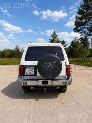 Balts Mitsubishi Pajero 1996 Liepāja, ar dzinēja tilpumu 3.00 L un nobraukumu 80 tūkst. km par 10700 €, foto 5 vietnē AUTOMOTO.COM.LV