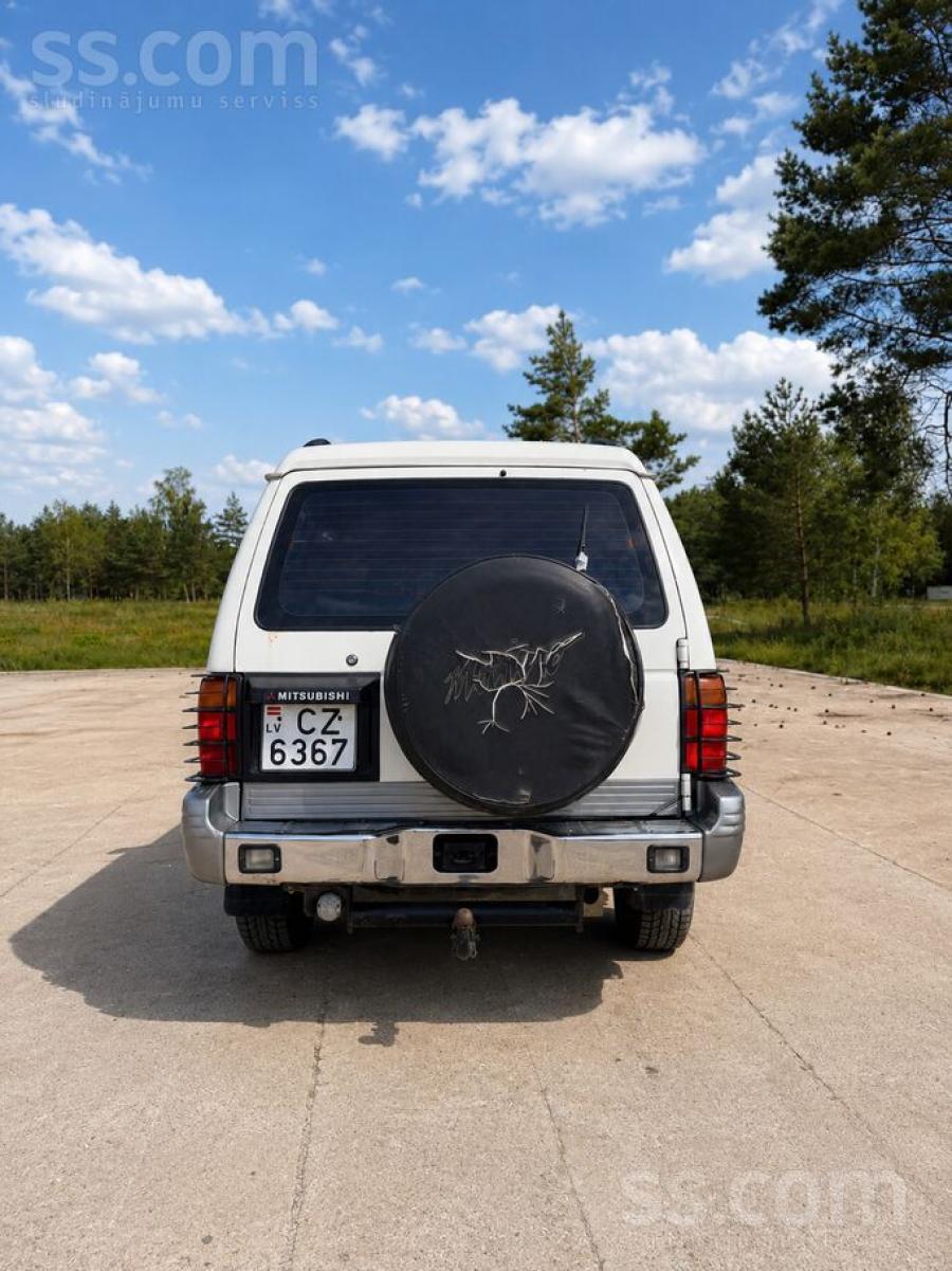 Balts Mitsubishi Pajero 1996 Liepāja, ar dzinēja tilpumu 3.00 L un nobraukumu 80 tūkst. km par 10700 €, foto 5 vietnē AUTOMOTO.COM.LV