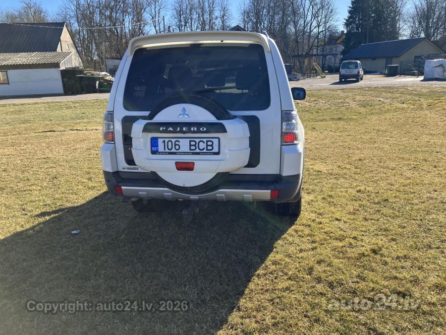 Balts Mitsubishi Pajero 2009 Tallina, ar dzinēja tilpumu 3.20 L un nobraukumu 355 tūkst. km par 9500 €, foto 6 vietnē AUTOMOTO.COM.LV