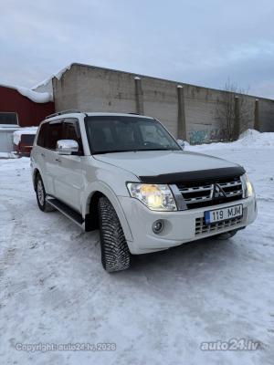 White Mitsubishi Pajero 2014 in Tallinn, with an engine capacity of 3.20 L and mileage of 241 thousand km for 20000 €, photo 2 on AUTOMOTO.COM.LV