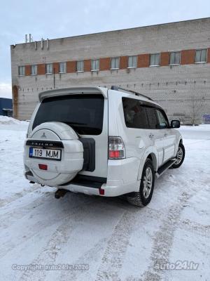 White Mitsubishi Pajero 2014 in Tallinn, with an engine capacity of 3.20 L and mileage of 241 thousand km for 20000 €, photo 3 on AUTOMOTO.COM.LV