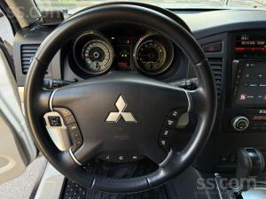 White Mitsubishi Pajero 2014 in Tallinn, with an engine capacity of 3.20 L and mileage of 243 thousand km for 14990 €, photo 20 on AUTOMOTO.COM.LV