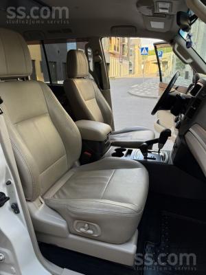 White Mitsubishi Pajero 2014 in Tallinn, with an engine capacity of 3.20 L and mileage of 243 thousand km for 14990 €, photo 23 on AUTOMOTO.COM.LV