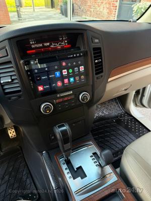 White Mitsubishi Pajero 2014 in Tallinn, with an engine capacity of 3.20 L and mileage of 244 thousand km for 14999 €, photo 20 on AUTOMOTO.COM.LV