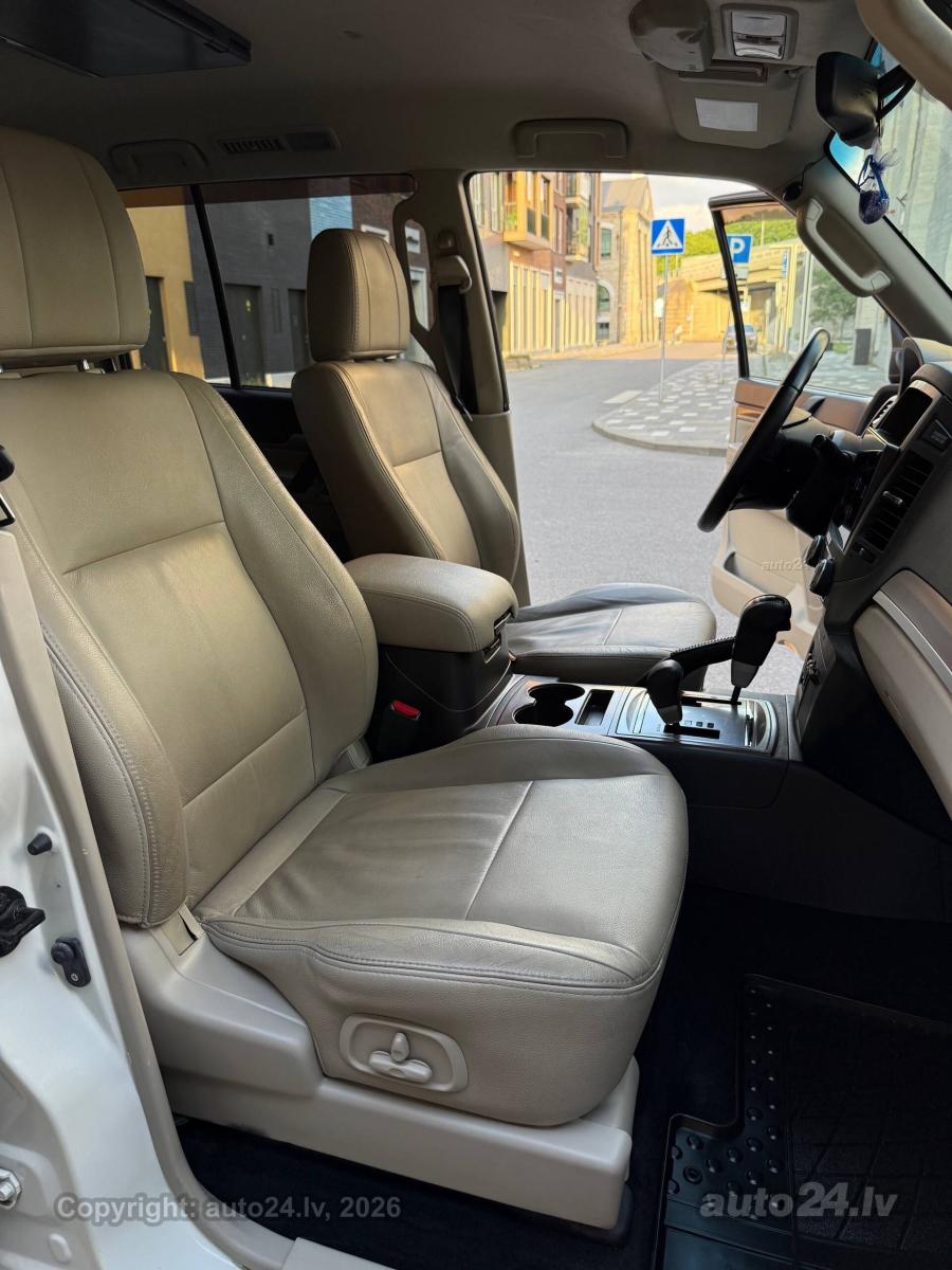 White Mitsubishi Pajero 2014 in Tallinn, with an engine capacity of 3.20 L and mileage of 244 thousand km for 14999 €, photo 22 on AUTOMOTO.COM.LV