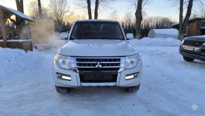 White Mitsubishi Pajero 2015 in Kursenai, with an engine capacity of 3.20 L and mileage of 290 thousand km for 12500 €, photo 2 on AUTOMOTO.COM.LV