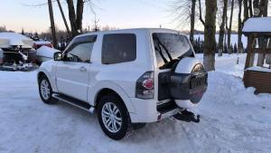 White Mitsubishi Pajero 2015 in Kursenai, with an engine capacity of 3.20 L and mileage of 290 thousand km for 12500 €, photo 6 on AUTOMOTO.COM.LV