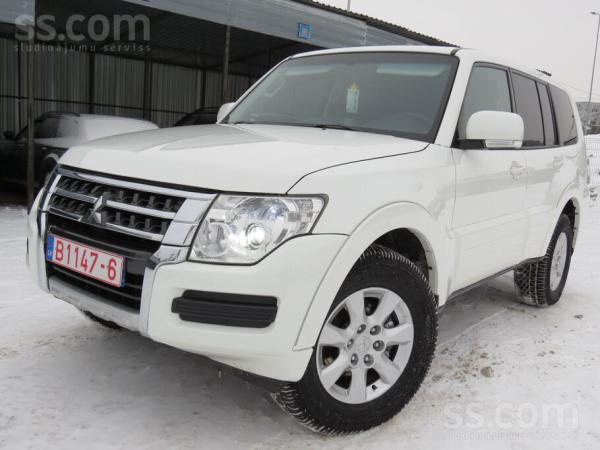 White Mitsubishi Pajero 2018 in Riga, with an engine capacity of 3.20 L and mileage of 180 thousand km for 14990 €, photo 1 on AUTOMOTO.COM.LV