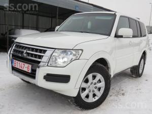 White Mitsubishi Pajero 2018 in Riga, with an engine capacity of 3.20 L and mileage of 180 thousand km for 14990 €, photo  on AUTOMOTO.COM.LV