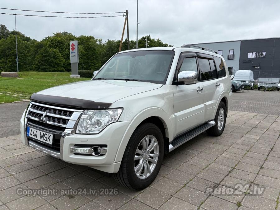 Balts Mitsubishi Pajero 2016 Jehvi, ar dzinēja tilpumu 3.20 L un nobraukumu 120 tūkst. km par 22999 €, foto 3 vietnē AUTOMOTO.COM.LV