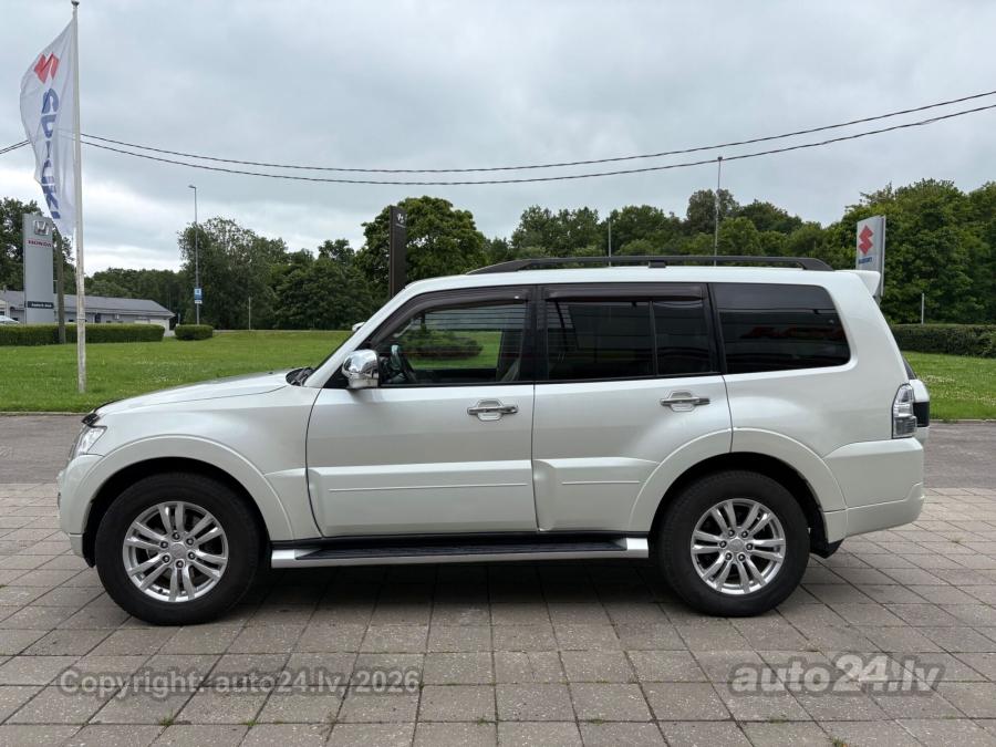 Balts Mitsubishi Pajero 2016 Jehvi, ar dzinēja tilpumu 3.20 L un nobraukumu 120 tūkst. km par 22999 €, foto 4 vietnē AUTOMOTO.COM.LV