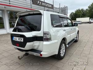 Balts Mitsubishi Pajero 2016 Jehvi, ar dzinēja tilpumu 3.20 L un nobraukumu 120 tūkst. km par 22999 €, foto 7 vietnē AUTOMOTO.COM.LV