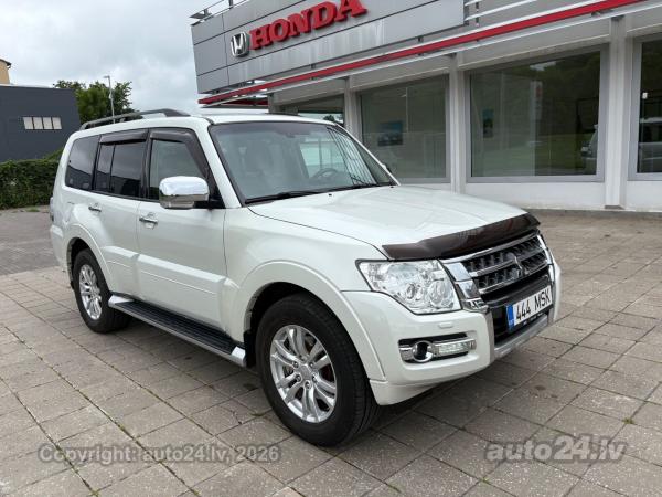Balts Mitsubishi Pajero 2016 Jehvi, ar dzinēja tilpumu 3.20 L un nobraukumu 120 tūkst. km par 22999 €, foto 8 vietnē AUTOMOTO.COM.LV