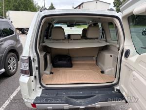 Balts Mitsubishi Pajero 2016 Jehvi, ar dzinēja tilpumu 3.20 L un nobraukumu 120 tūkst. km par 22999 €, foto 12 vietnē AUTOMOTO.COM.LV