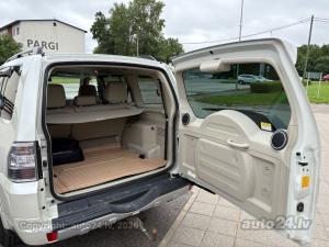 Balts Mitsubishi Pajero 2016 Jehvi, ar dzinēja tilpumu 3.20 L un nobraukumu 120 tūkst. km par 22999 €, foto 13 vietnē AUTOMOTO.COM.LV
