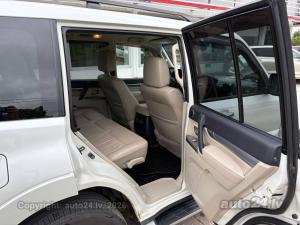 Balts Mitsubishi Pajero 2016 Jehvi, ar dzinēja tilpumu 3.20 L un nobraukumu 120 tūkst. km par 22999 €, foto 14 vietnē AUTOMOTO.COM.LV