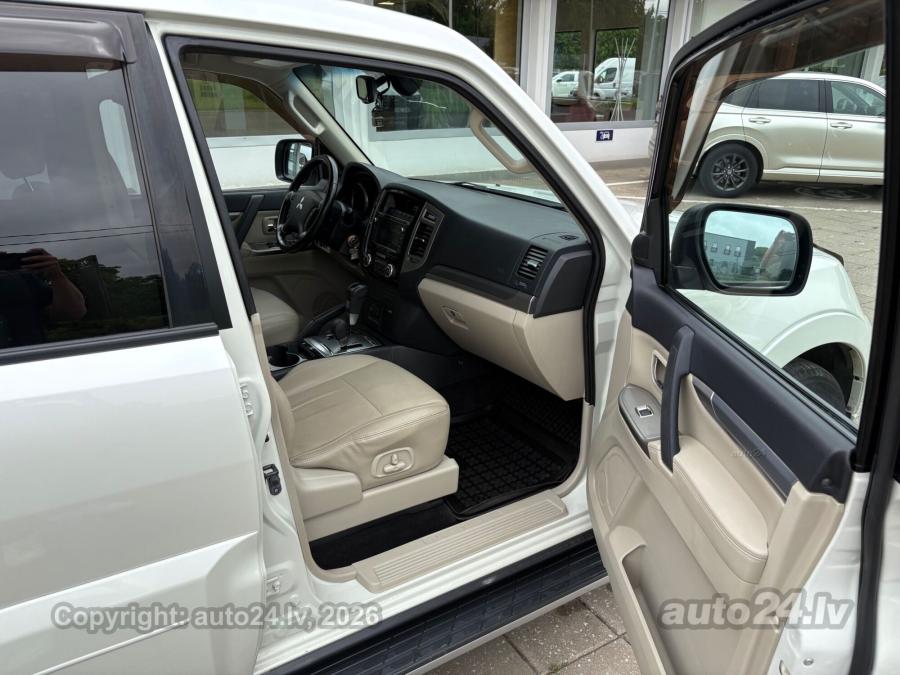 Balts Mitsubishi Pajero 2016 Jehvi, ar dzinēja tilpumu 3.20 L un nobraukumu 120 tūkst. km par 22999 €, foto 15 vietnē AUTOMOTO.COM.LV