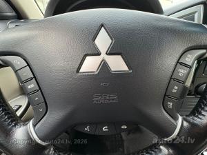 Balts Mitsubishi Pajero 2016 Jehvi, ar dzinēja tilpumu 3.20 L un nobraukumu 120 tūkst. km par 22999 €, foto 17 vietnē AUTOMOTO.COM.LV