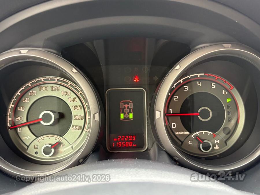 Balts Mitsubishi Pajero 2016 Jehvi, ar dzinēja tilpumu 3.20 L un nobraukumu 120 tūkst. km par 22999 €, foto 18 vietnē AUTOMOTO.COM.LV