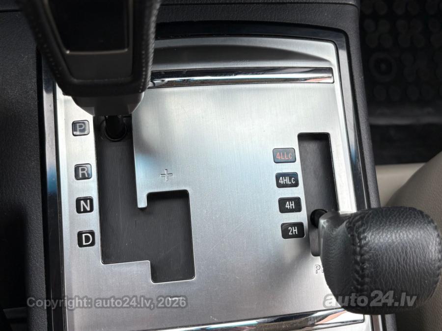 Balts Mitsubishi Pajero 2016 Jehvi, ar dzinēja tilpumu 3.20 L un nobraukumu 120 tūkst. km par 22999 €, foto 19 vietnē AUTOMOTO.COM.LV