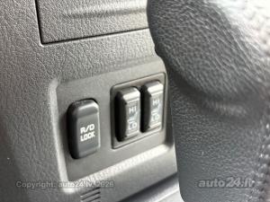 Balts Mitsubishi Pajero 2016 Jehvi, ar dzinēja tilpumu 3.20 L un nobraukumu 120 tūkst. km par 22999 €, foto 20 vietnē AUTOMOTO.COM.LV