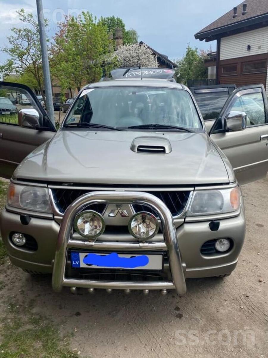 Dzeltens Mitsubishi Pajero 2005 Liepāja, ar dzinēja tilpumu 2.50 L un nobraukumu 202 tūkst. km par 5400 €, foto 1 vietnē AUTOMOTO.COM.LV