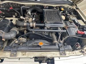 Dzeltens Mitsubishi Pajero 2005 Liepāja, ar dzinēja tilpumu 2.50 L un nobraukumu 202 tūkst. km par 5400 €, foto 4 vietnē AUTOMOTO.COM.LV