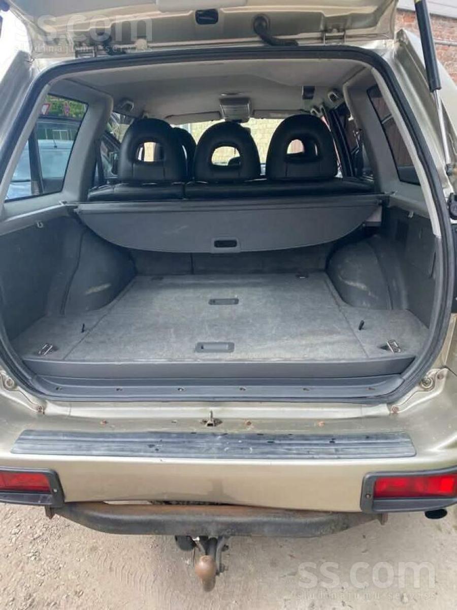 Dzeltens Mitsubishi Pajero 2005 Liepāja, ar dzinēja tilpumu 2.50 L un nobraukumu 202 tūkst. km par 5400 €, foto 5 vietnē AUTOMOTO.COM.LV