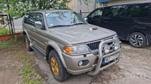 Dzeltens Mitsubishi Pajero 2005 Liepāja, ar dzinēja tilpumu 2.50 L un nobraukumu 202 tūkst. km par 5400 €, foto 11 vietnē AUTOMOTO.COM.LV